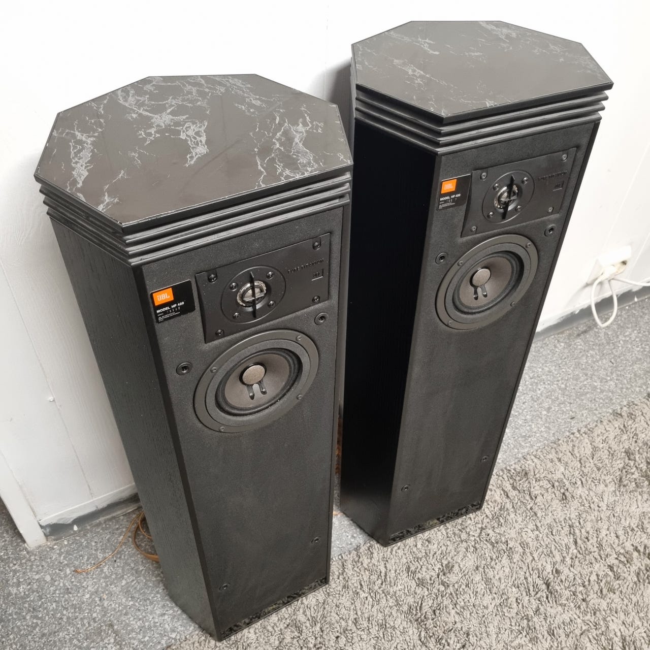 JBL Høyttalere model HP 420 (m/innebygget bass) | FINN-torget