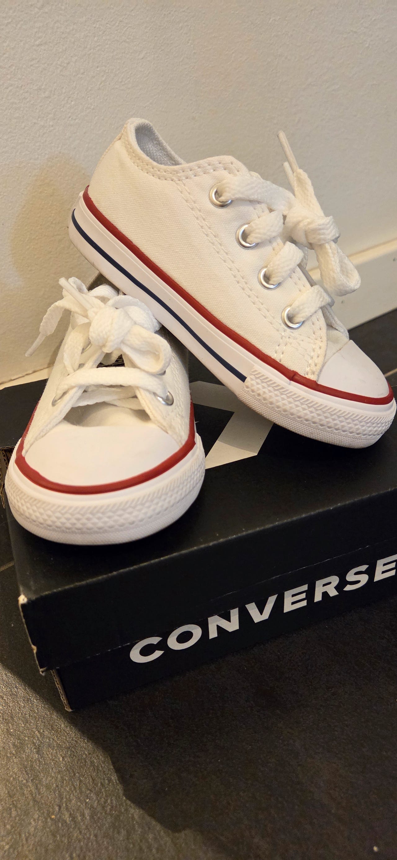 Converse barnesko Chuck Taylor Allstar | FINN-torget