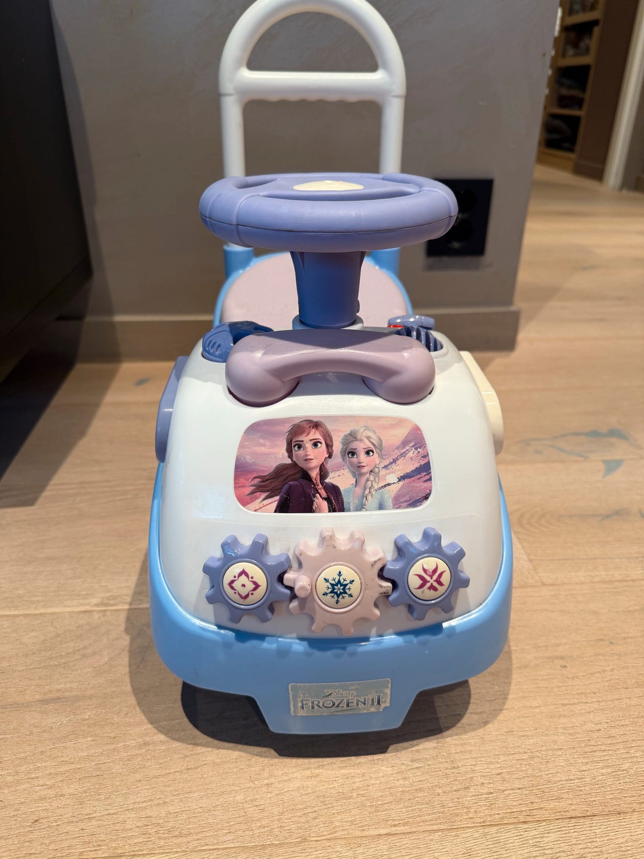 Disney Frost 2 Gåbil med lyd og lys | FINN-torget