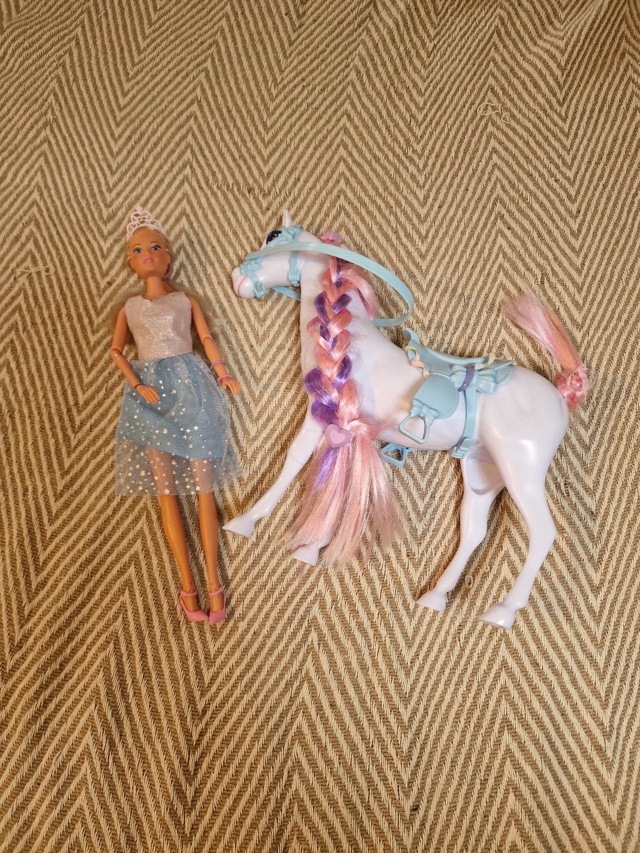 Prinsesse barbie med hest | FINN-torget