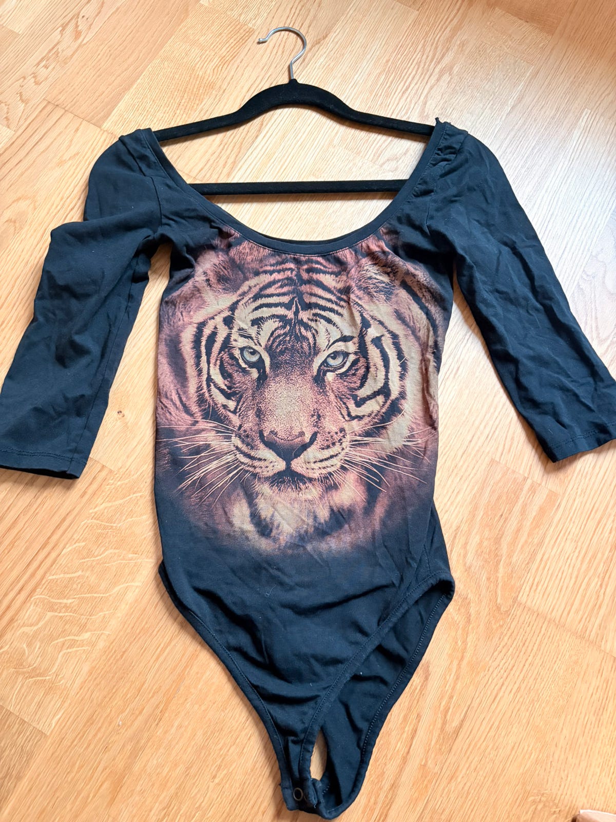 Body med tiger str XS/S | FINN-torget