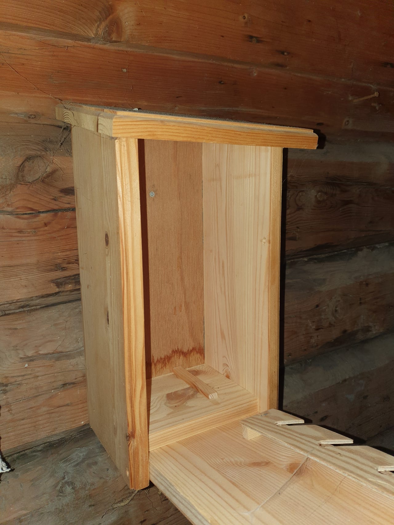 Fuglekasse med barskap, dramkasse | FINN-torget