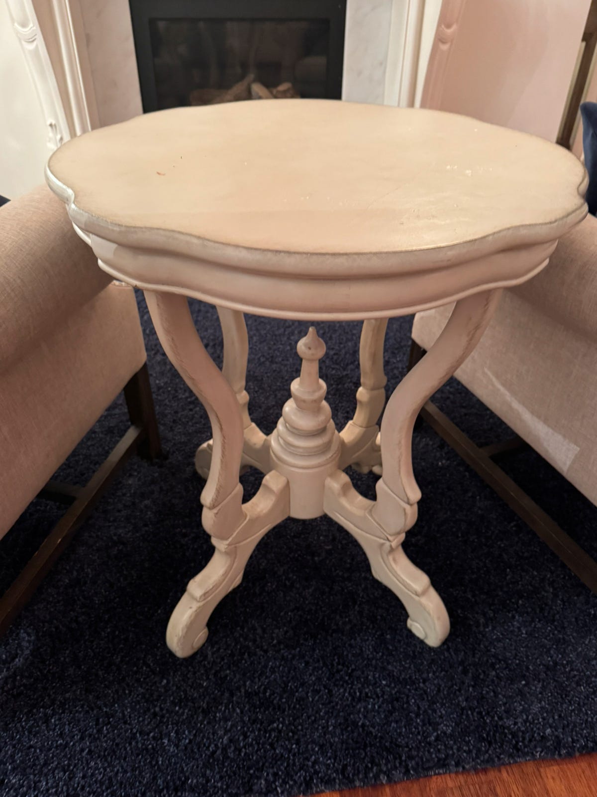 Pent avlastnings bord i Rokokko stil | FINN-torget