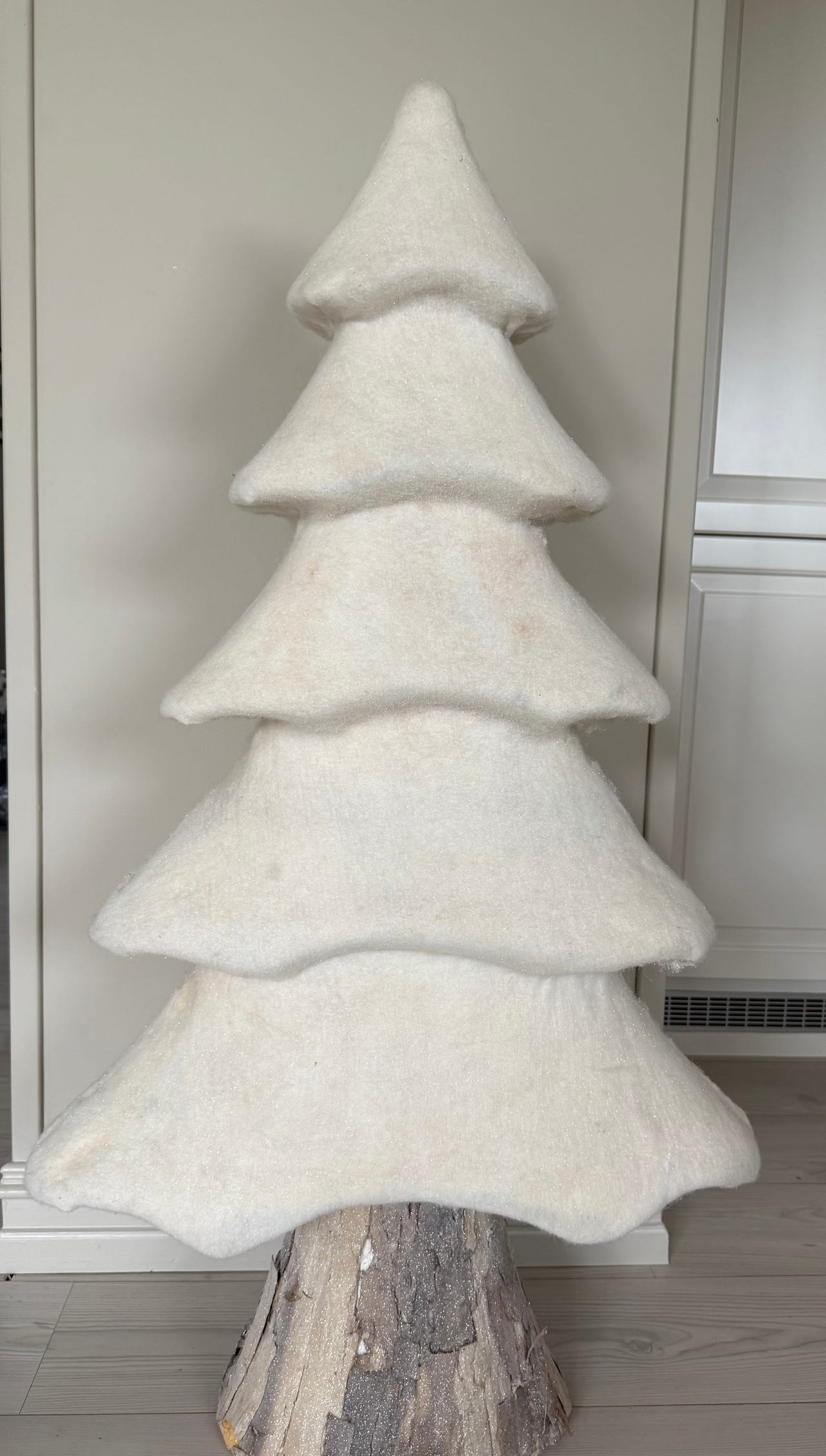 Dekorasjons tre , vinter tre , juletre | FINN-torget