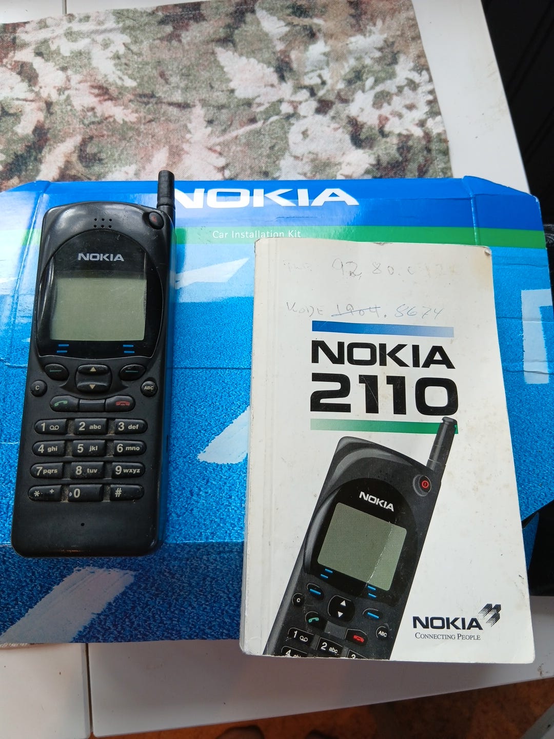 Nokia 2110 m/originalt car kit – retro mobiltelefon (1990-talls ...