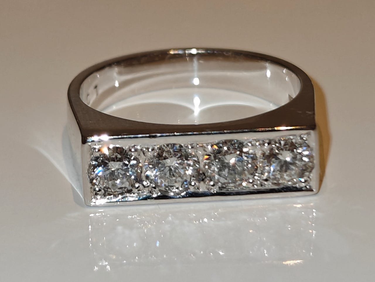 4 Stens Ring på 1.22 Carat Og 18K Hvitt Gull 💍 Håndlaget Ring !! SISTE ...