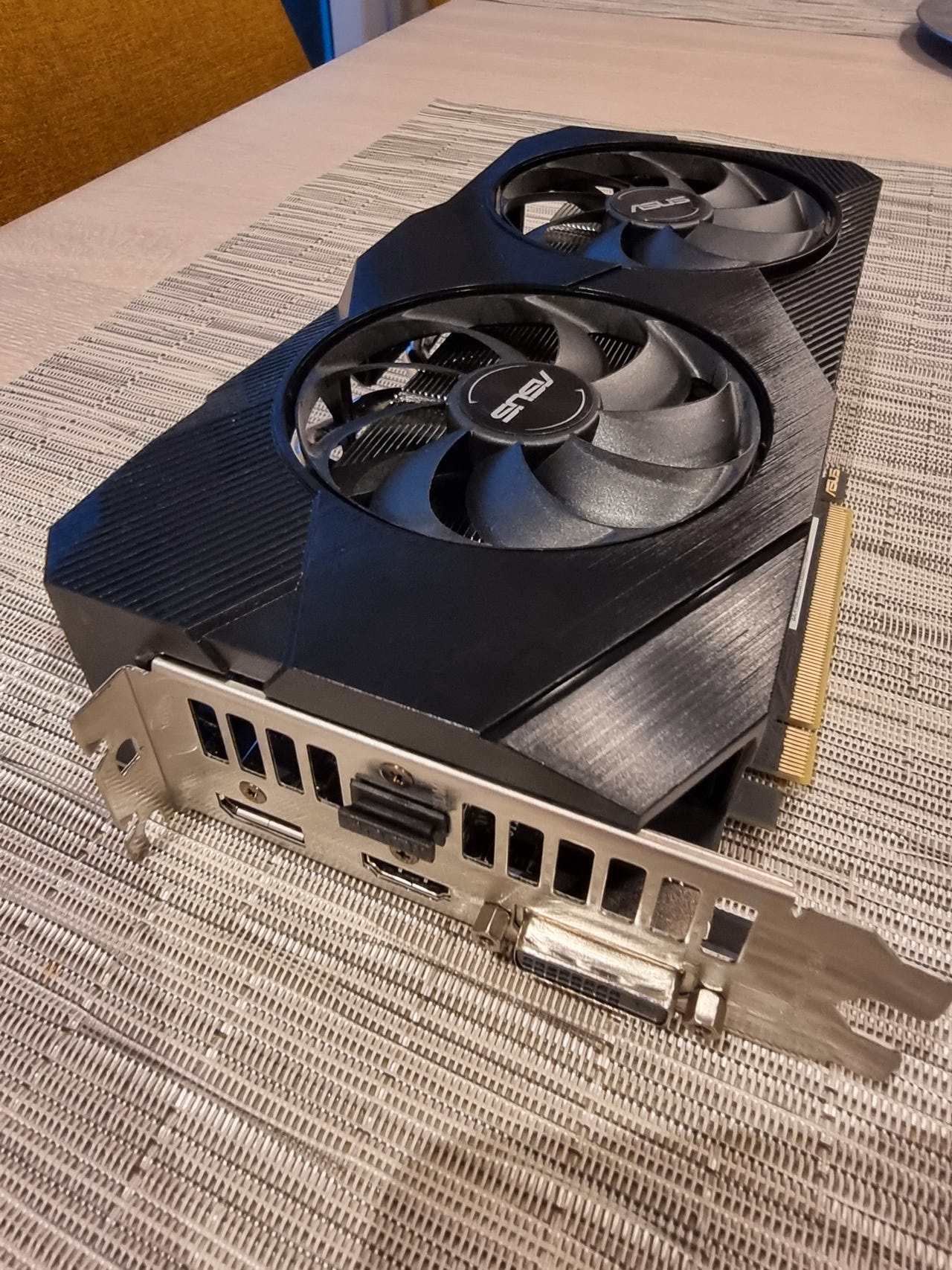 ASUS GeForce RTX 2060 DUAL EVO OC | FINN-torget