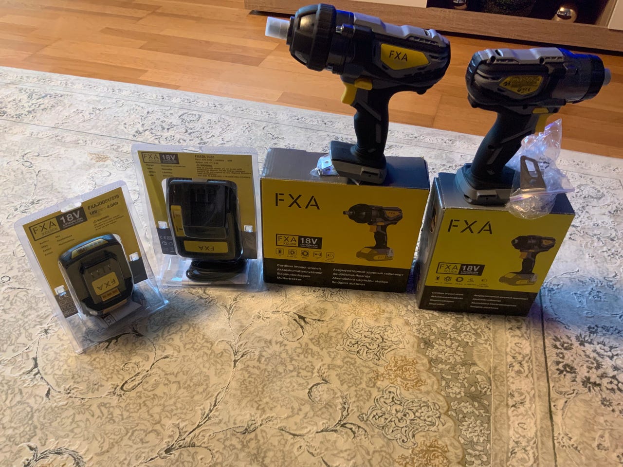 Kraftig og solid muttertrekker og slag trekker med 4.0 AH batterier og ...