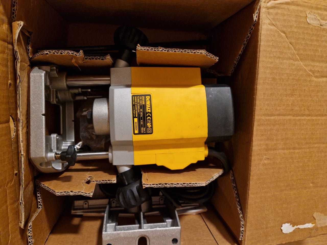 Dewalt håndoverfres DW615 | FINN-torget