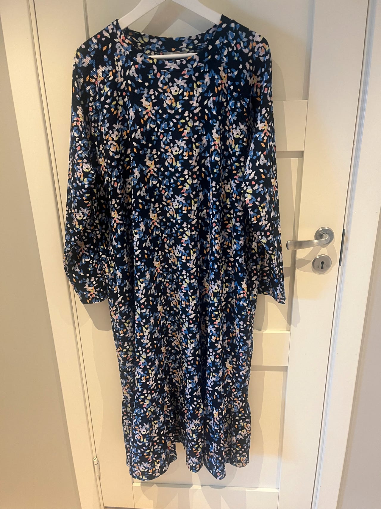 LT Clothing kjole XXL (= 48/50) - som ny | FINN-torget