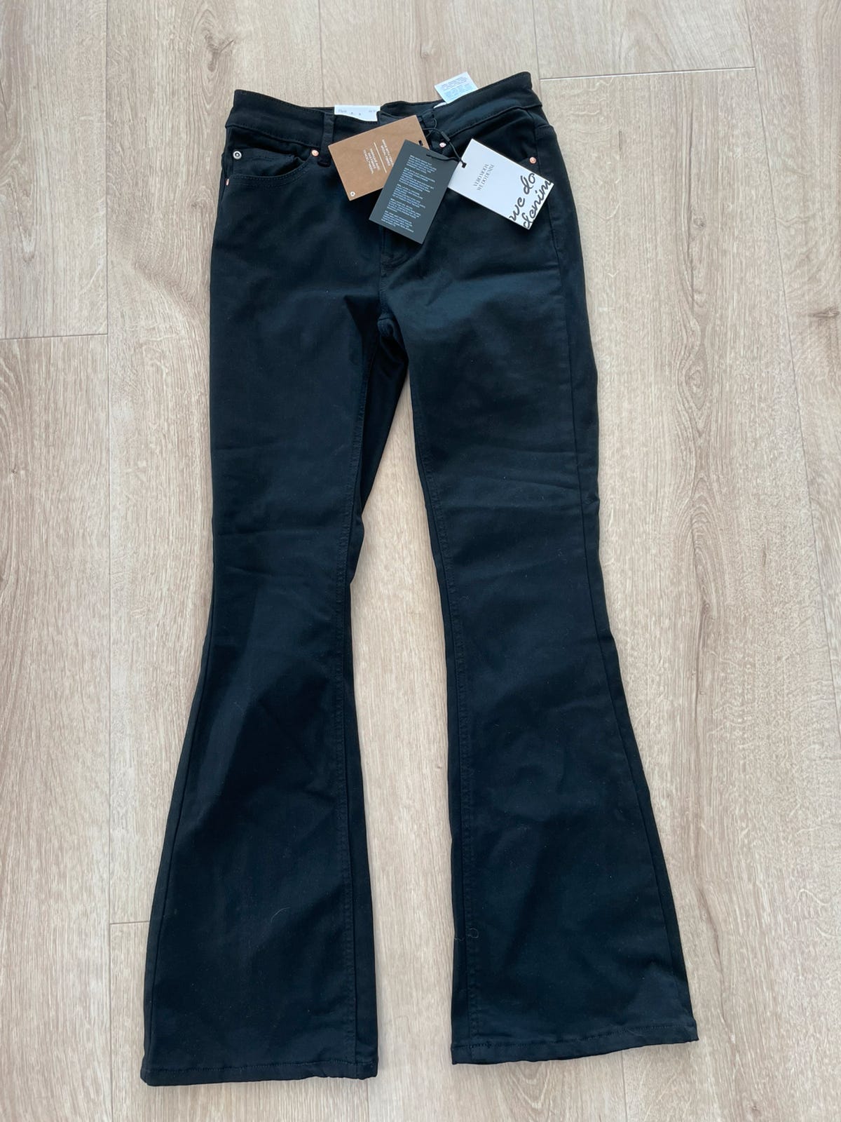 Flash mid rise flared bukse fra Vero moda | FINN-torget