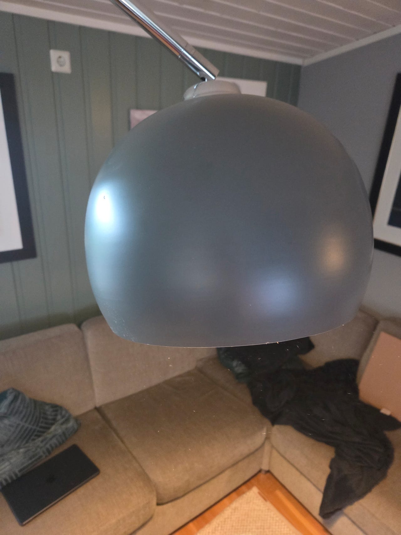 Frandsen gulvlampe med buet fot | FINN-torget