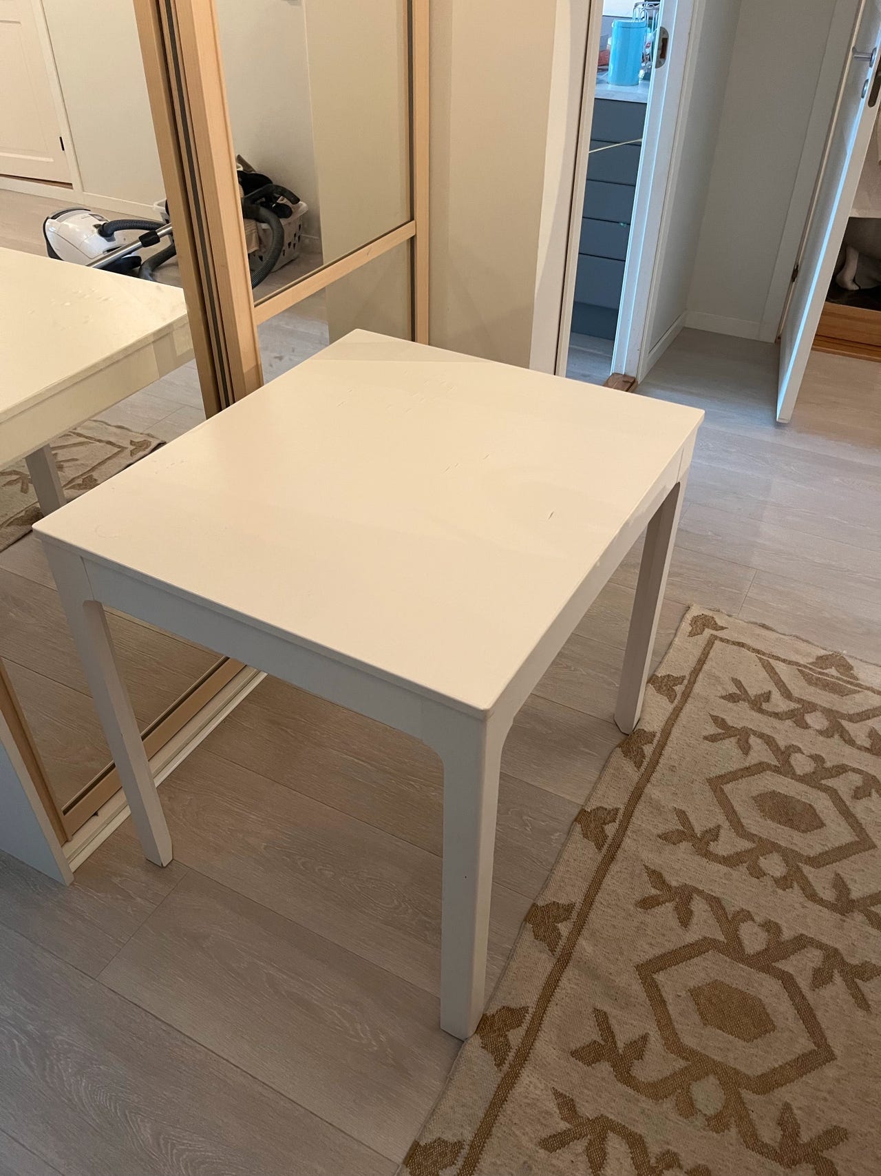 Kjøkkenbord fra Ikea gis bort | FINN-torget