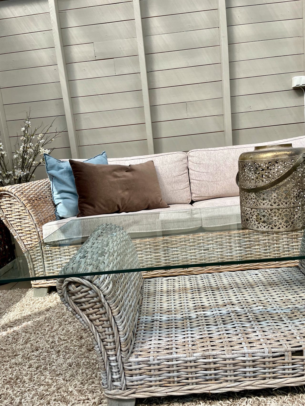 Sofa og bord i rotting. | FINN-torget