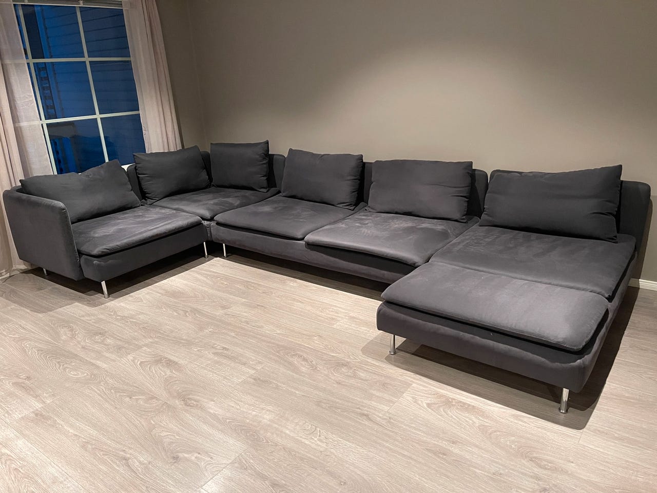 Stor sofa selges | FINN-torget