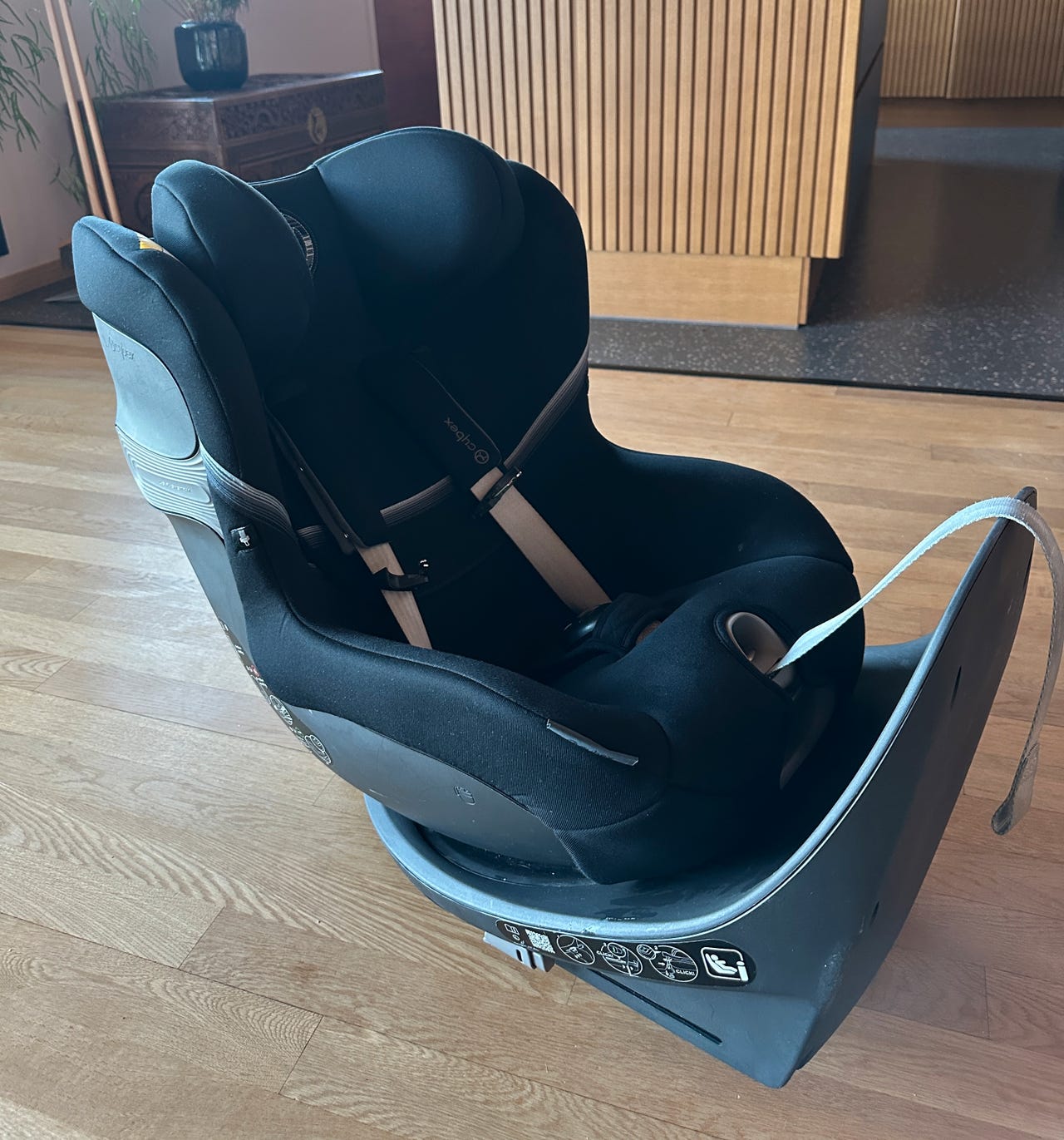 Bilstol, Cybex, Sirona SX2 Black | FINN-torget
