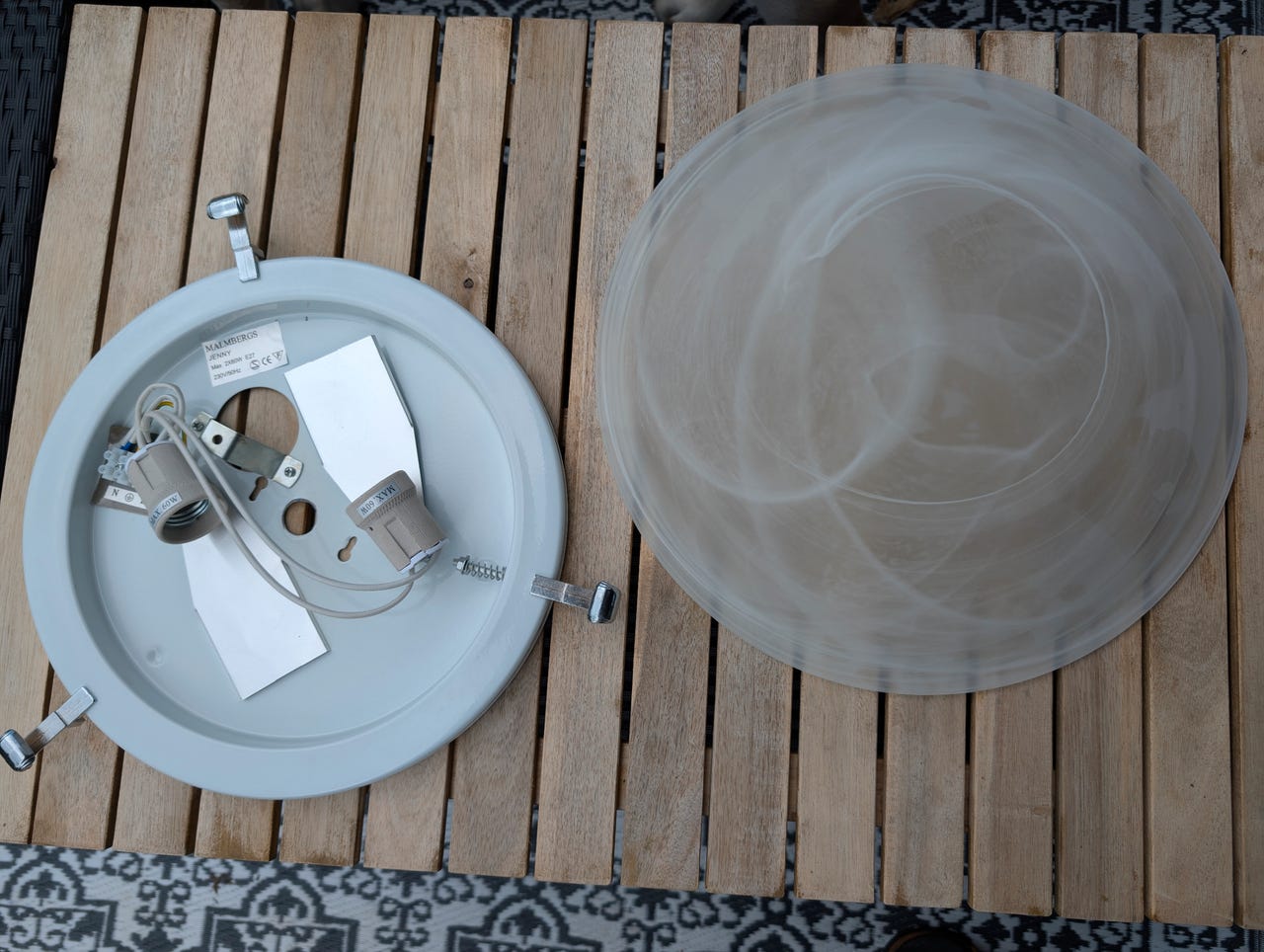 Malmbergs Taklampe Hvit Metall omkrets 40 cm | FINN-torget