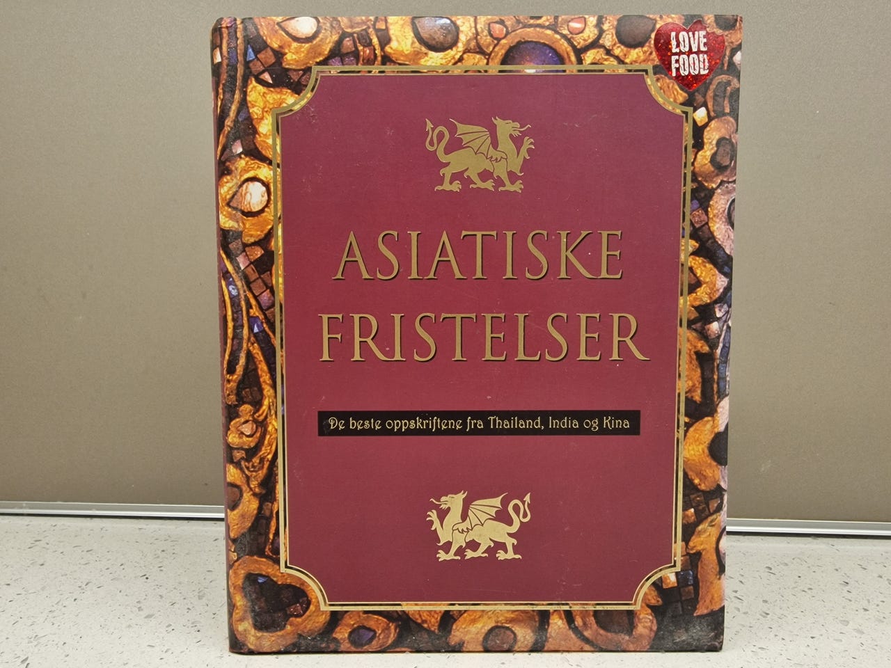 Kokebok med asiatiske matretter | FINN-torget