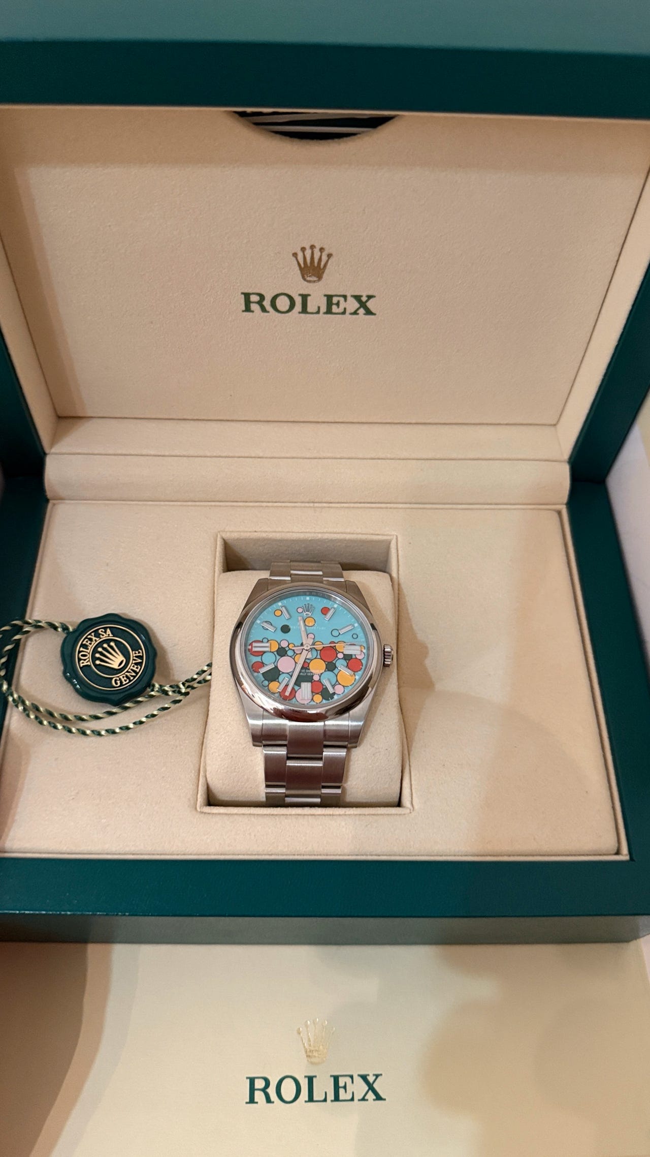 Rolex 124300 Celebration. 2025. 41mm | FINN-torget