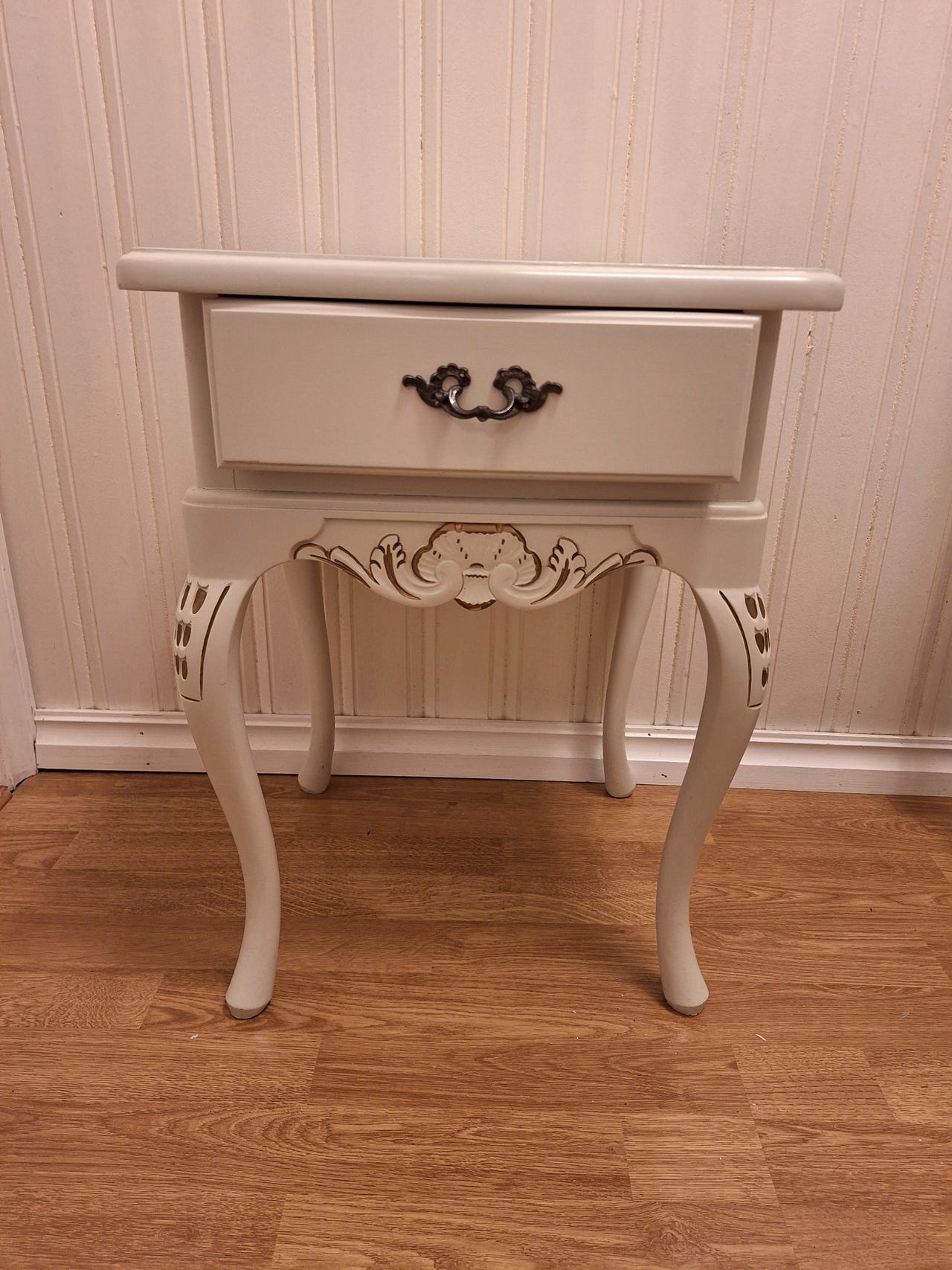 Nattbord i rokokko stil | FINN-torget