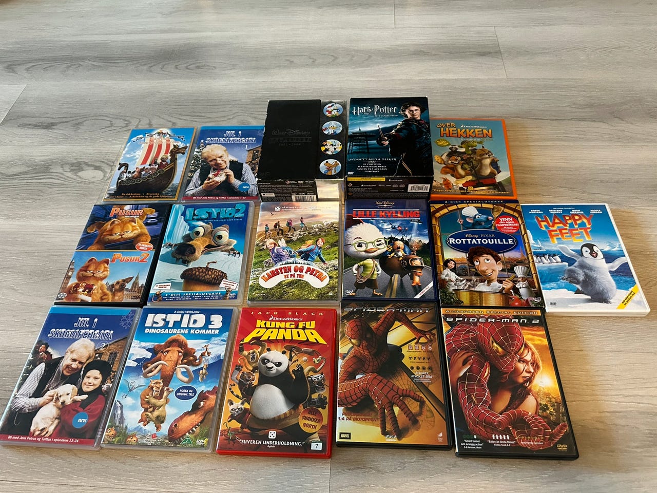 22 dvd filmer selges samlet for 250 kr. | FINN-torget