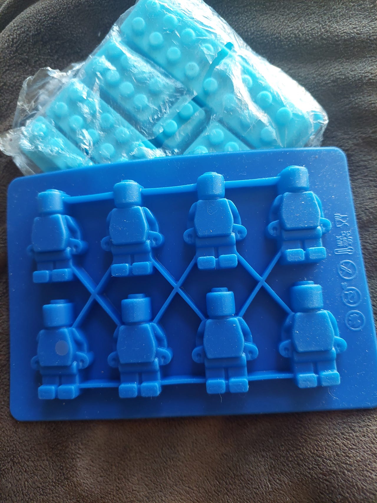 Silikonform 2 stk Lego motiv nye | FINN-torget