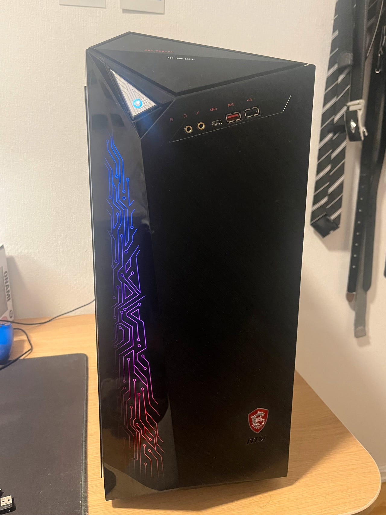 Asus Gaming PC med RGB-belysning på fronten, 1660s og 17700 | FINN-torget