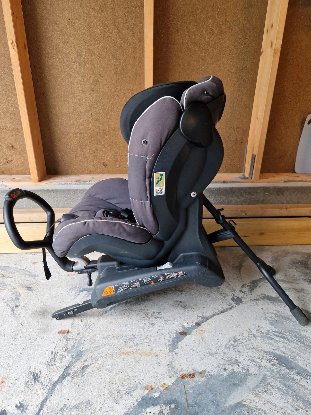 Bilstol Besafe izi kid isofix x3 med beskyttelsestrekk og speil | FINN ...