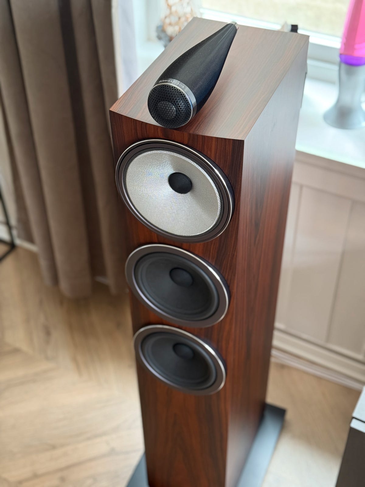 Bowers & Wilkins 703 S3 | FINN-torget