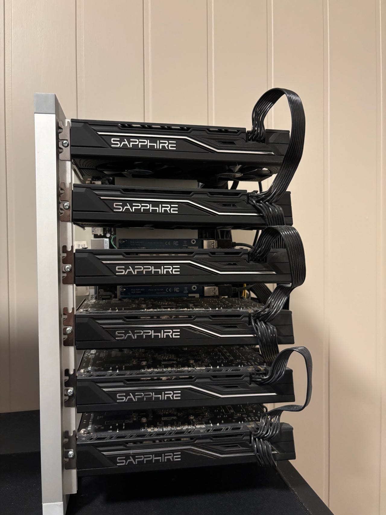 Sapphire Grafikkort Mining Rig 6 x GPU | FINN-torget