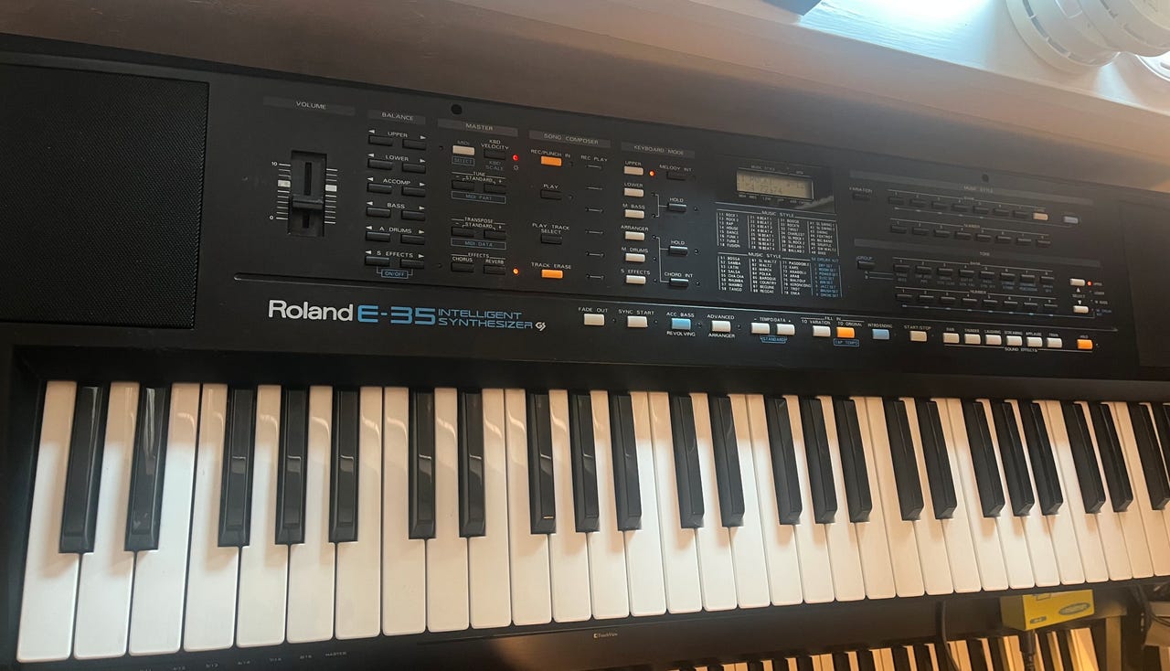 Roland E-35 vintage keyboard | FINN-torget