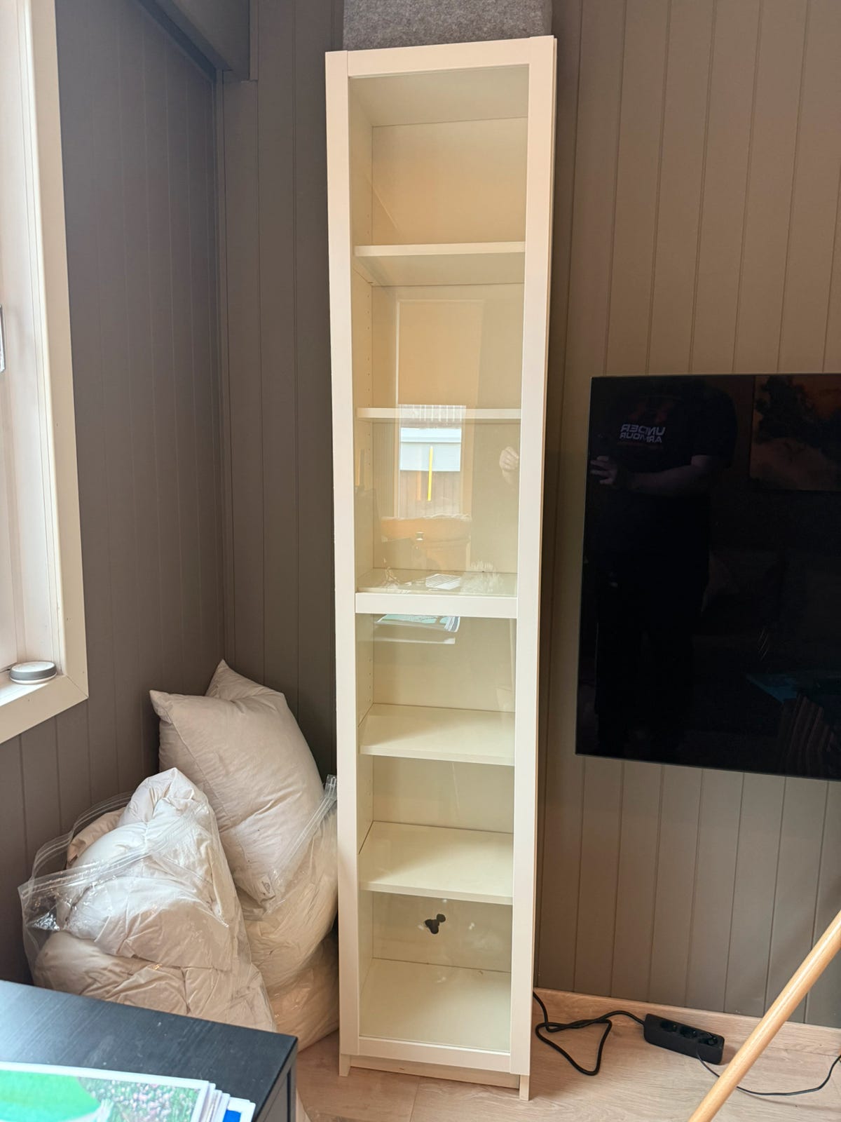 IKEA Billy gis bort mot henting | FINN-torget