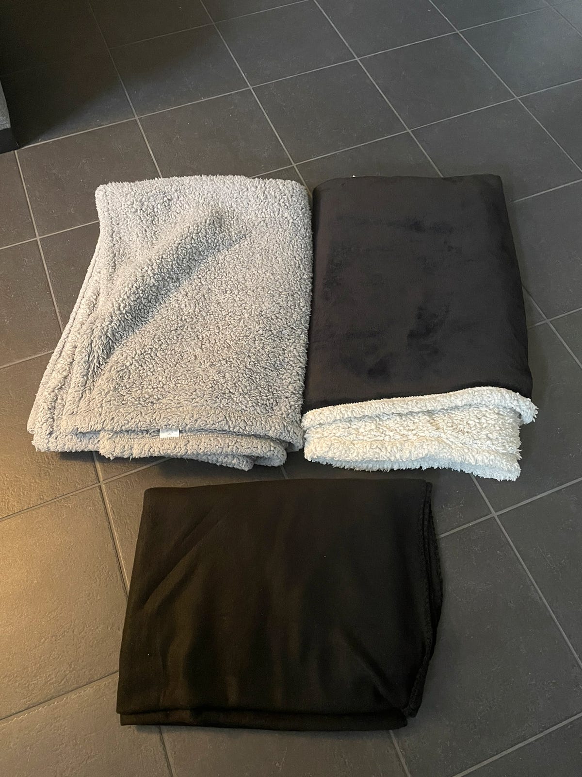 Pledd - selges samlet | FINN-torget