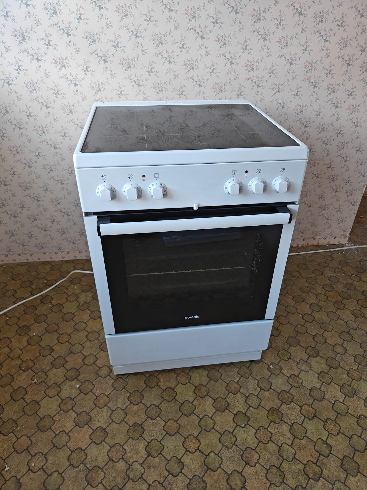 Gorenje komfyr med keramisk topp | FINN-torget