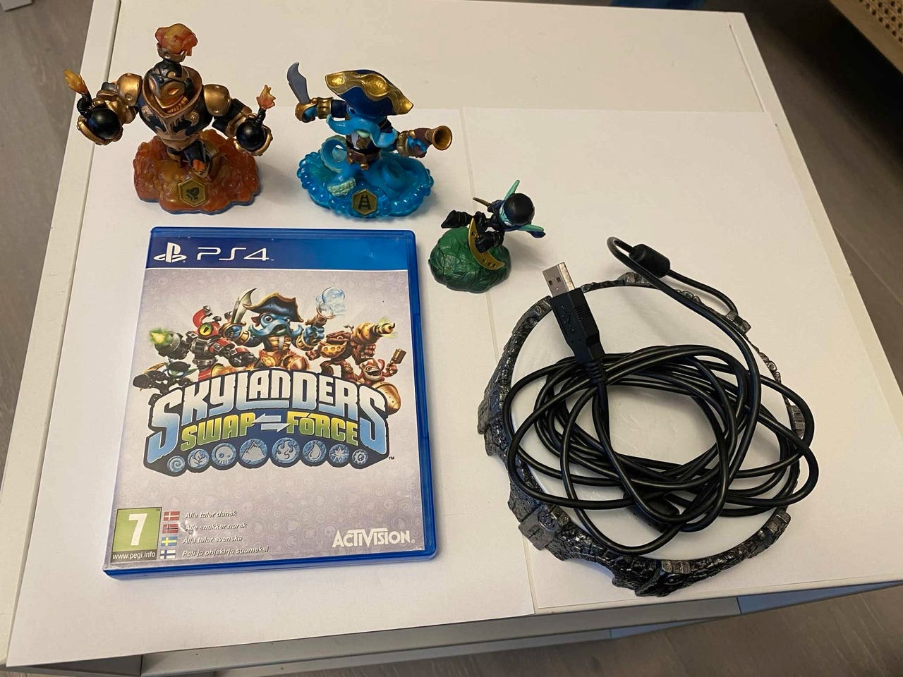 Activision Skylanders SwapForce PS4 spill med figurer og portal | FINN ...
