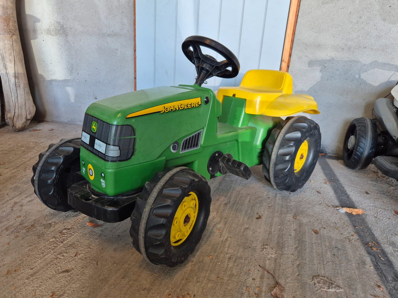 Traktor for barn selges | FINN-torget
