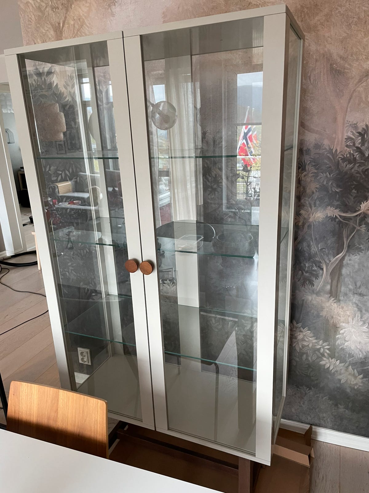 RESERVERT - IKEA Stockholm vitrineskap | FINN-torget