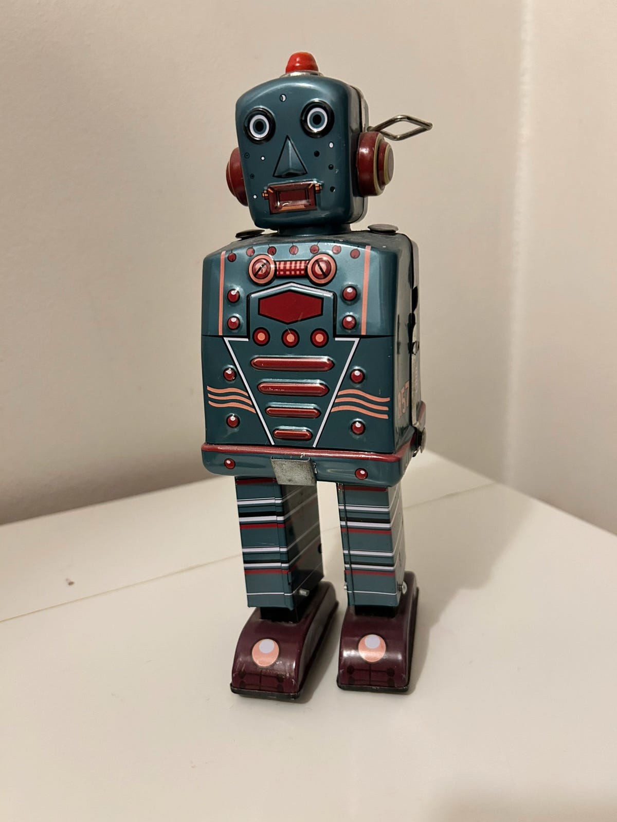 Tin toy robot | FINN-torget