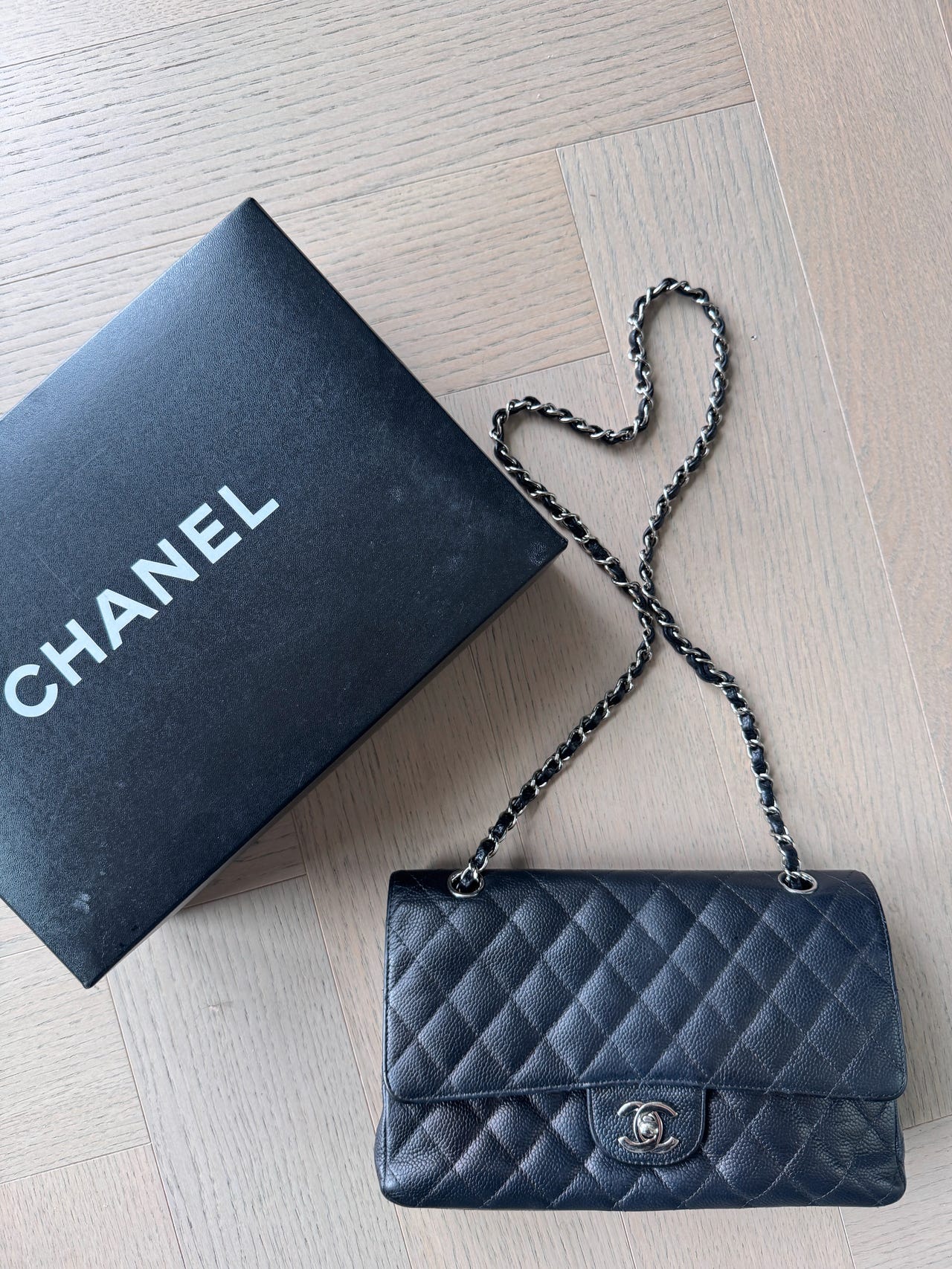 Chanel Classic Medium Flap Bag - Caviar Silver hardware | FINN-torget