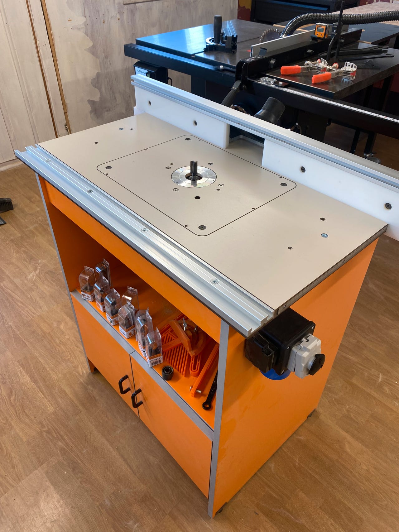 Fresebord med bordfres CMT 7E - 2400W | FINN-torget