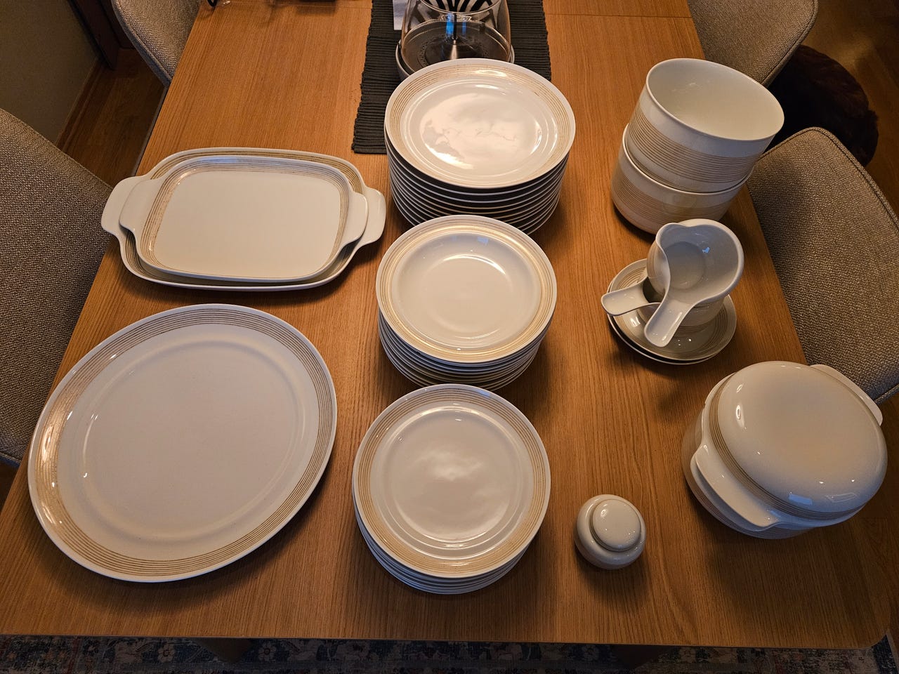 Vintage servise hvitt og gull | FINN-torget