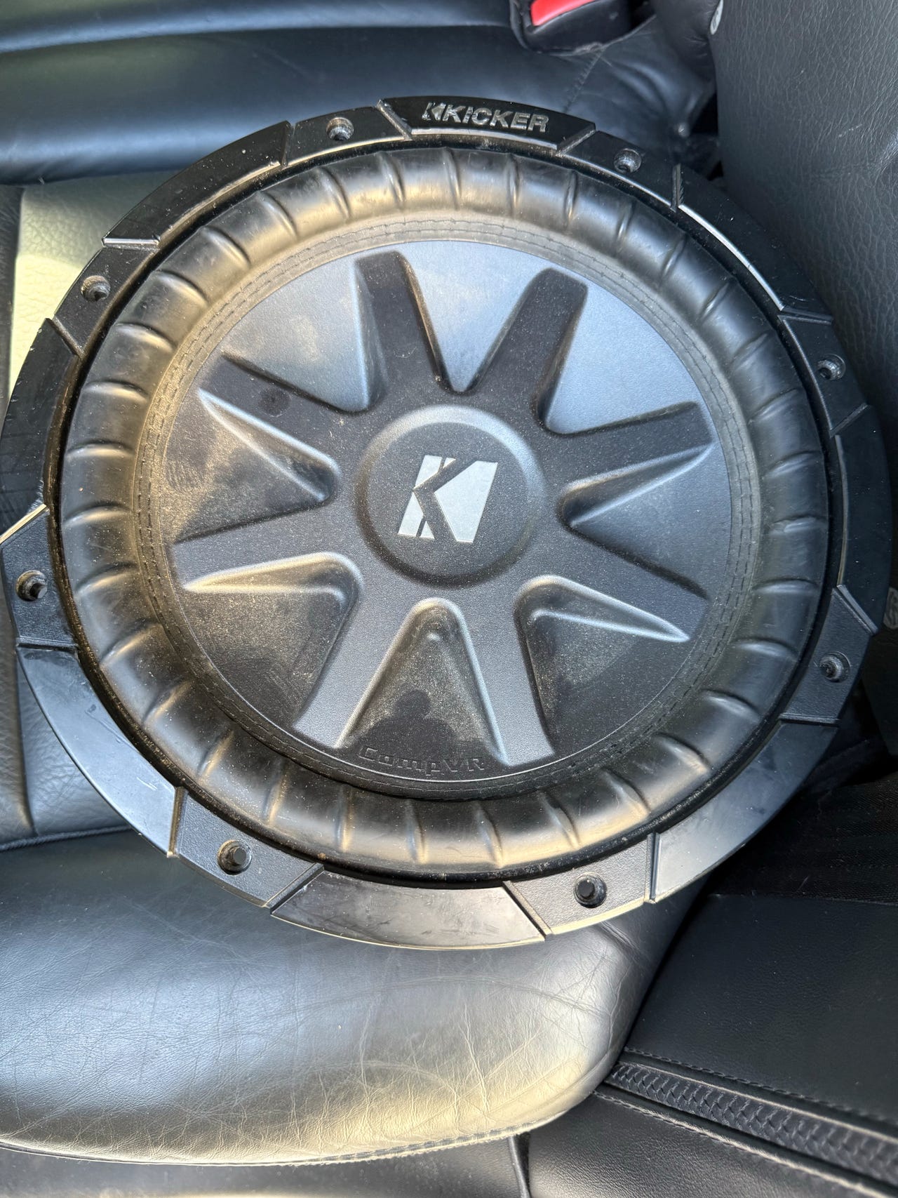 Kicker CompVR 10” Subwoofer – 2 Ohm, Dual Voice Coil | FINN-torget
