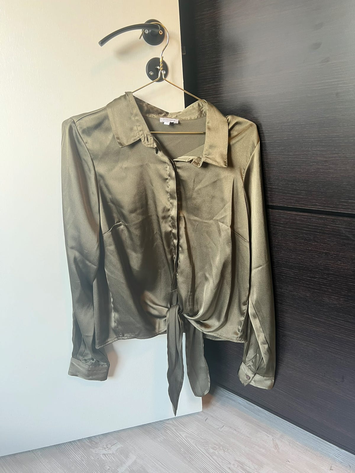 Ubrukt knytebluse fra bubbleroom strl. 40 | FINN-torget