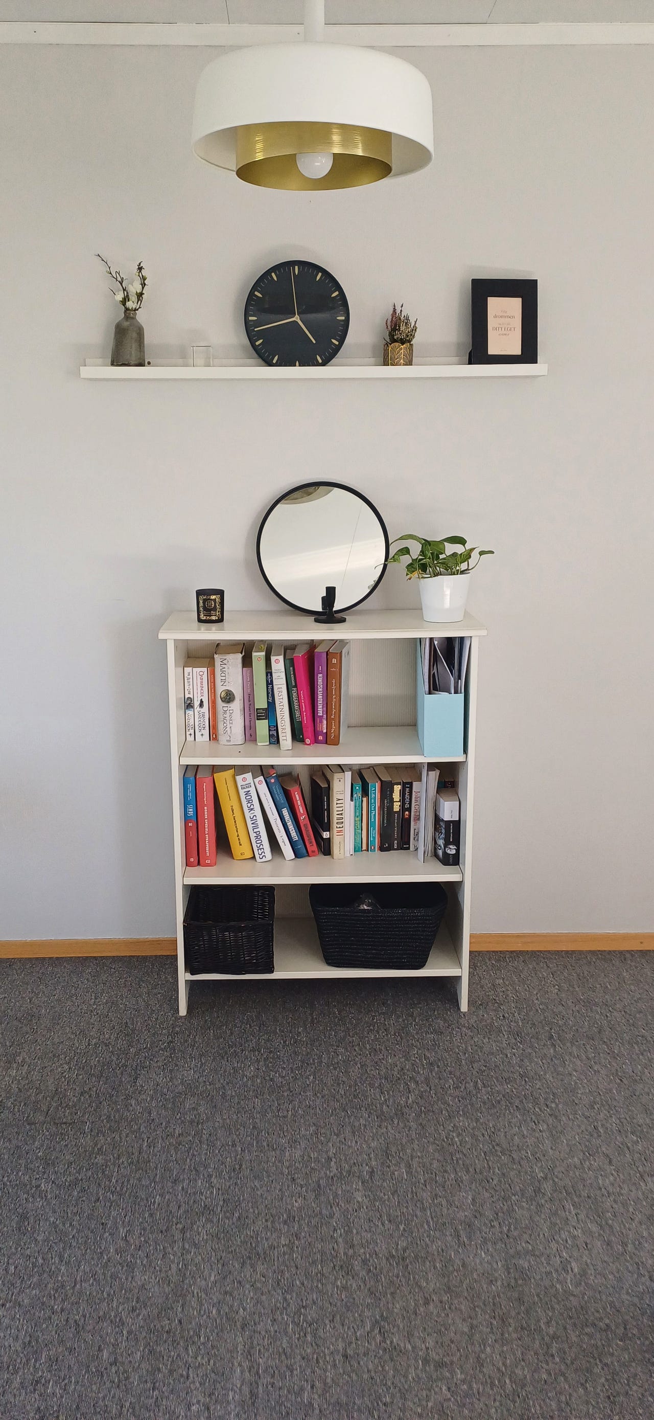 Hvit bokhylle | FINN-torget