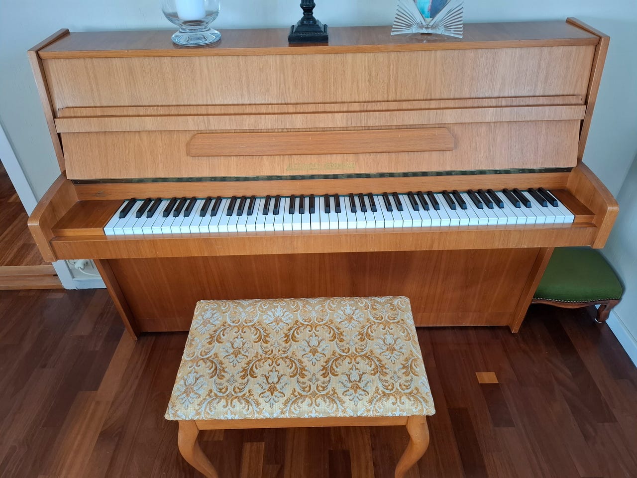 Alexander Herrmann piano selges kr 7000 | FINN-torget