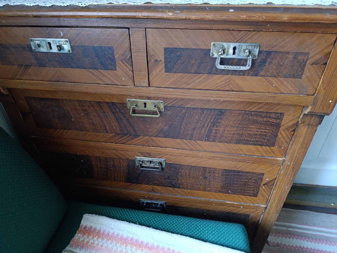 Gammel pen kommode selges. | FINN-torget