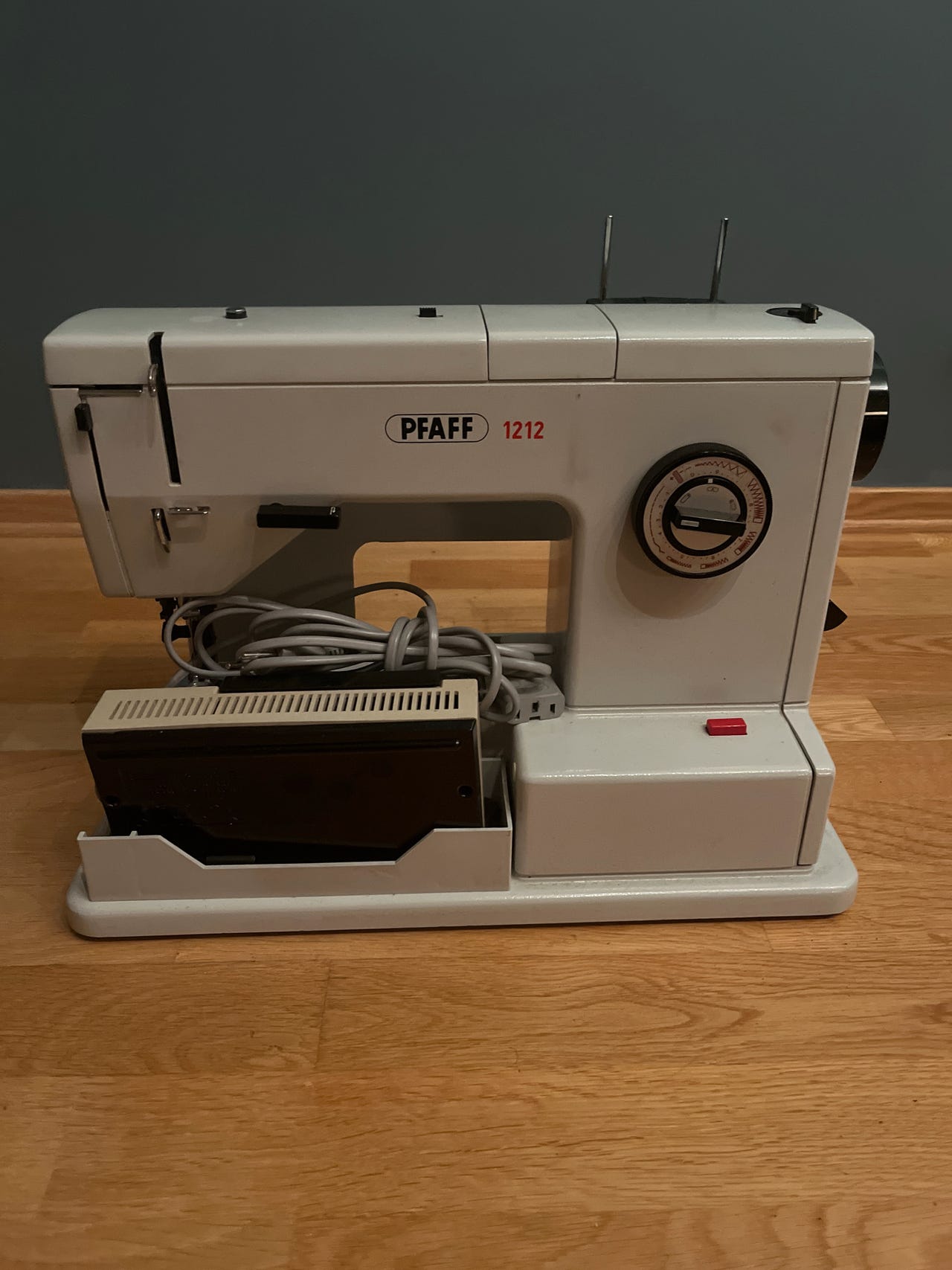 Symaskin PFAFF 1212 | FINN-torget