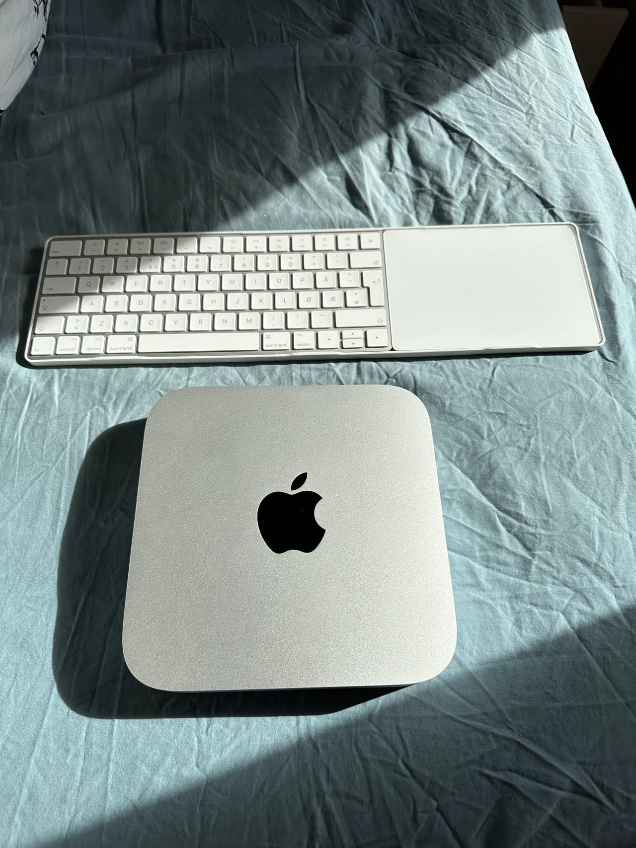 Mac mini late 2014 med Magic Trackpad og Magic keyboard selges, NÅ NY ...