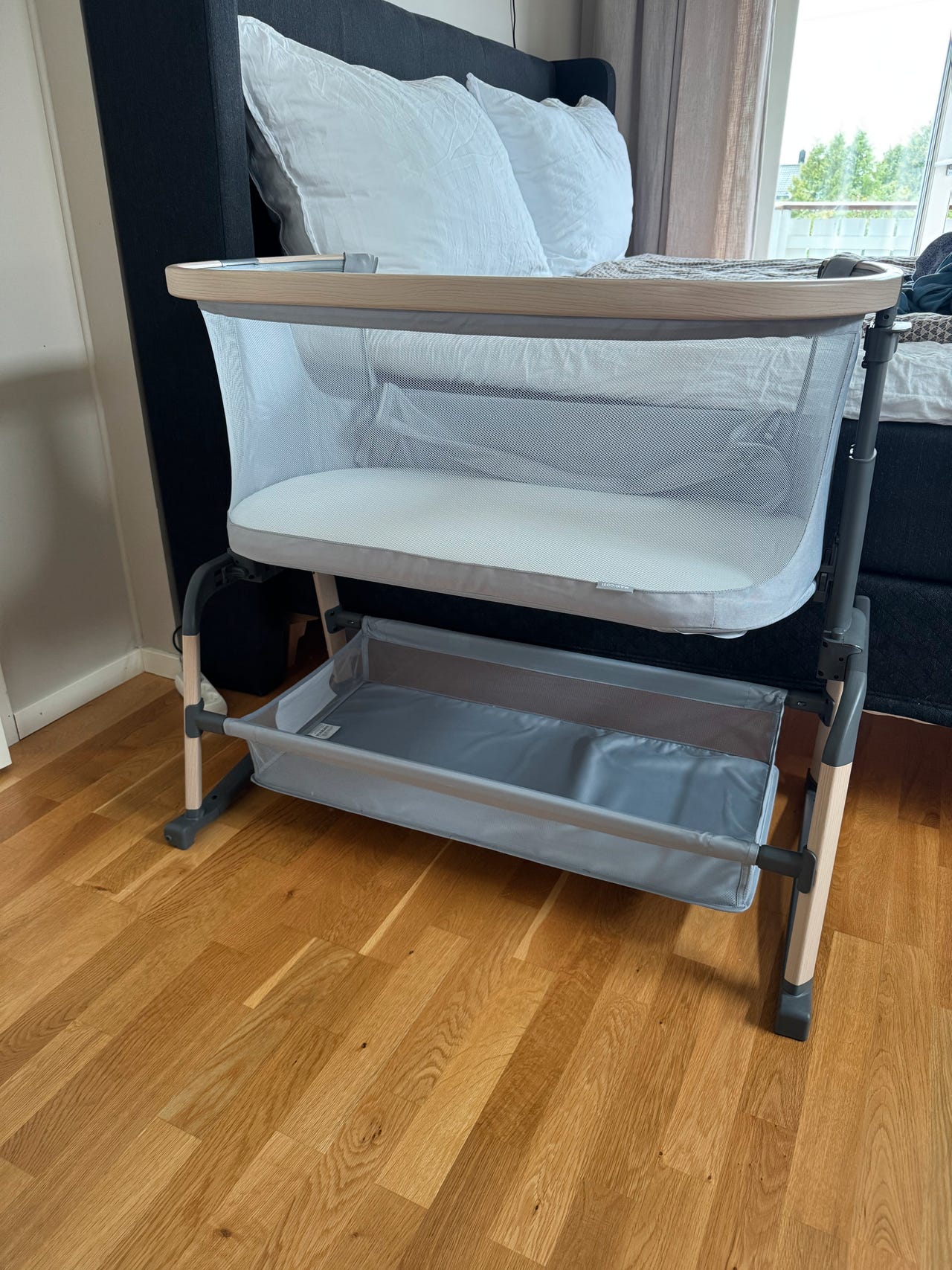 RESERVERT Maxi-Cosi Iora Air Reiseseng Bedside Crib Beyond Grey | FINN ...