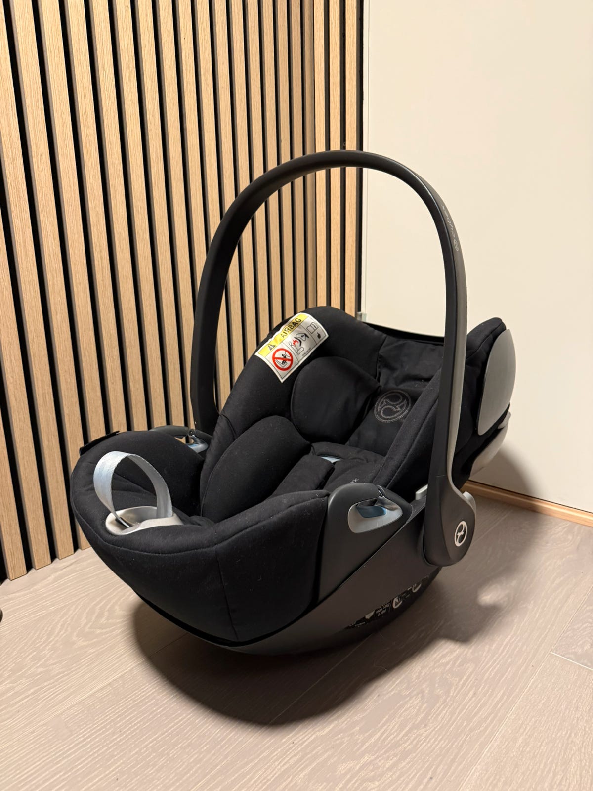 Cybex cloud Z i-Size med base. Stol fra 2022, base fra 2024 | FINN-torget